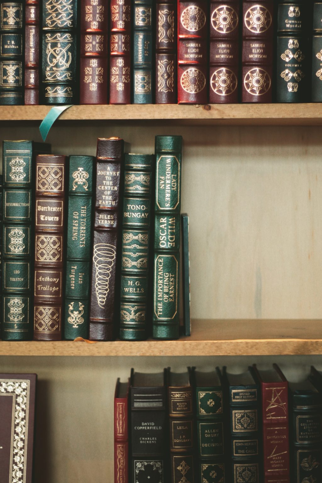 100 Literature Trivia Questions and Answers For Bookworms - Land of Trivia